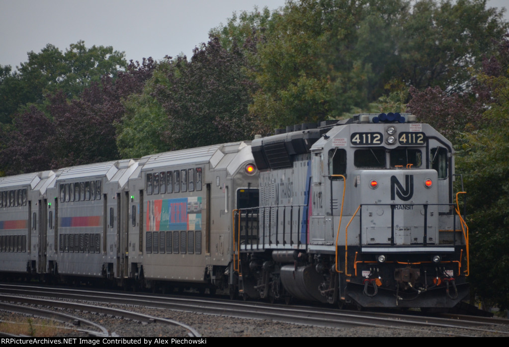NJT 4112 trailing on #5513 westbound